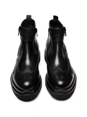 POCHE PARIS Brogue-detail Ankle Boots
