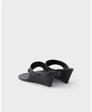 Prada Patent Leather Thong Sandals - Black