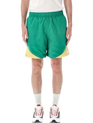 Nike Lightweight Shorts With Contrast Panel - Green