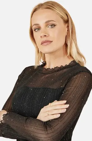 YUMI Sparkle Print Mesh Stretch Fitted Top