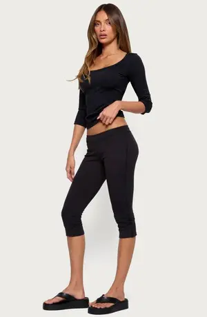 EDIKTED Desi Three-quarter-sleeve Top