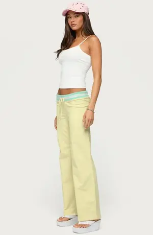 EDIKTED Clioh Contrast Waist Straight Leg Sweatpants