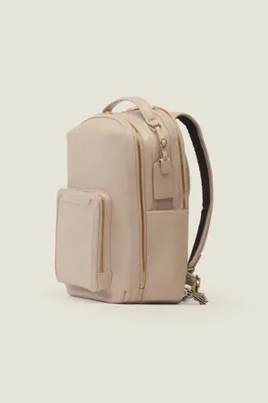 WOOL & OAK Pilot Organized Expandable Leather Travel Backpack - Frappe