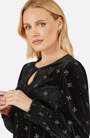 YUMI Sparkle Bow Print Velvet Top