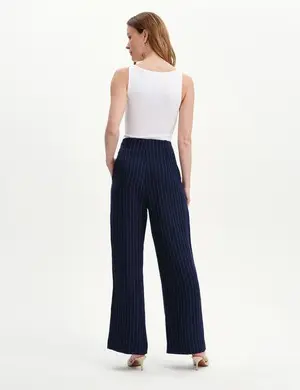 FINERY LONDON Mara Short Stripe Wide Leg Trouser - Navy Stripe