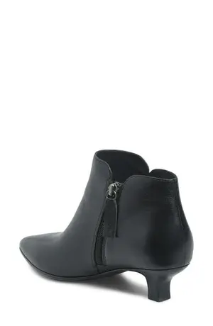 SOFFT Sawyer Leather Pointed Toe Bootie