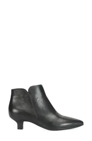 SOFFT Sawyer Leather Pointed Toe Bootie