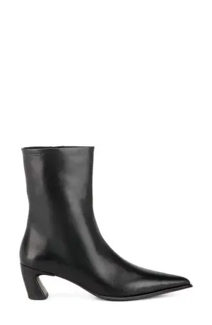 VAGABOND SHOEMAKERS Ilona Leather Bootie - Black