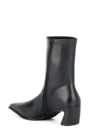 VAGABOND SHOEMAKERS Ilona Leather Pointed Toe Bootie With Block Heel - Black