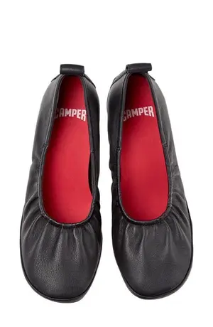 Camper Right Nina Leather Pump - Black