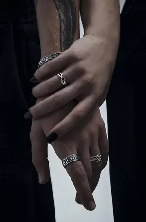 DISTURBIA Rosethorn Sterling Ring With Black Spinel Accent