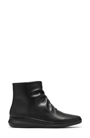 Clarks Lynell Park Waterproof Leather Bootie