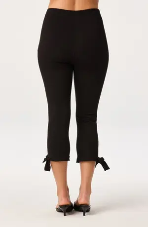 Astr The Label Eliza Tie Cuff Capri Pants