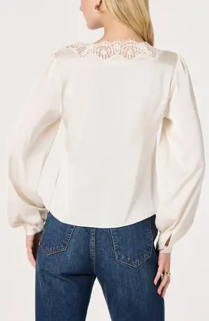 Astr The Label Benote Lace Top