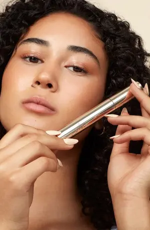 MONIKA BLUNDER Architect Eyes Buildable Mascara