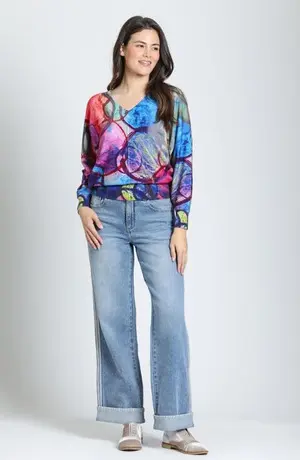 APNY Overlapping Circles V-neck Sweater