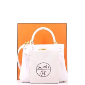 Hermès Kelly Handbag Swift With Gold Hardware 25 - White