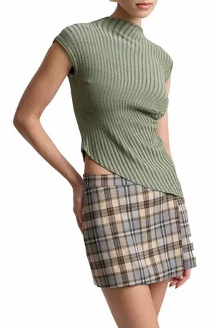 Avec Les Filles Radial Rib Asymmetric Mock Neck Top