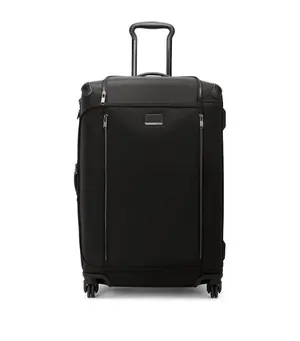 Tumi Medium Voyageur Léger Check-in Suitcase - Black