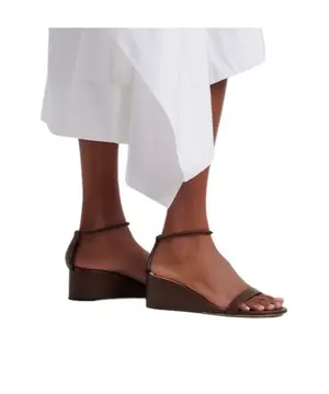 GIANVITO ROSSI Solid Color Leather Wedge Sandals