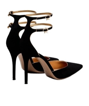 GIANVITO ROSSI Solid Suede Pumps