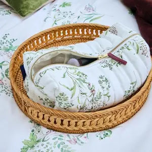 CHRISTY Leaves Quilted Makeup Bag