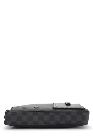 LOUIS VUITTON Damier Graphite Alpha Messenger