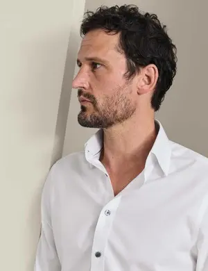 CHARLES TYRWHITT Non-iron Twill With Contrast Buttons Slim Fit Shirt