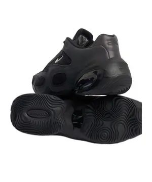 Nike Sneakers - No