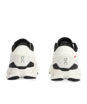 On Minimal Casual Sneakers