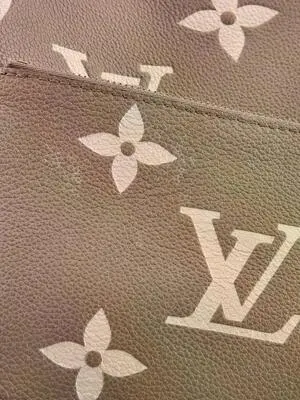 LOUIS VUITTON Monogram Empreinte Giant Mm Bucket Bag
