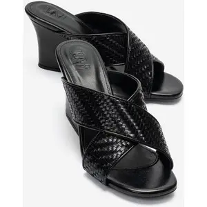 PROLOGUE SHOES Lavean Cross Strap Wedge Sandal - Black
