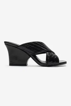 PROLOGUE SHOES Lavean Cross Strap Wedge Sandal - Black