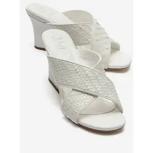 PROLOGUE SHOES Lavean Cross Strap Wedge Sandal White