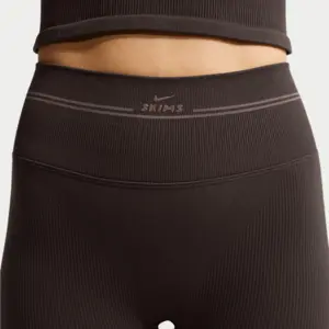 Nike Skims Ribbed Seamless 34" Straight Leggings