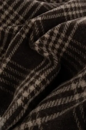 Eleventy Scarf With A Plaid Pattern