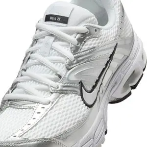 Nike Max Moto 2k Runners