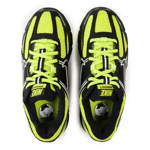 Nike Lowtop Laceup Running Sneaker