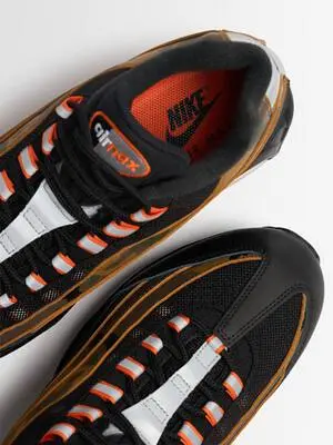 Nike Lace Up Sneakers With Visible Air Chamber
