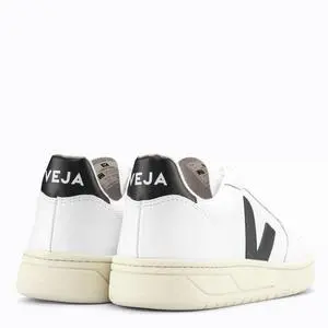 VEJA Leather Lace-up Sneakers - No