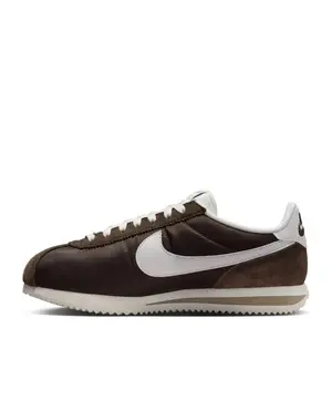 Nike Retro Low Top Casual Sneakers