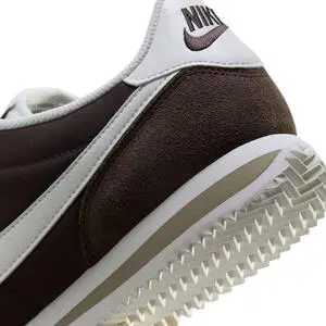 Nike Retro Low Top Casual Sneakers
