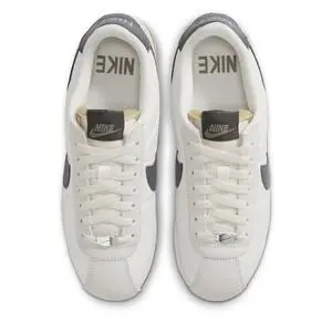 Nike Retro Low Top Casual Sneakers - White