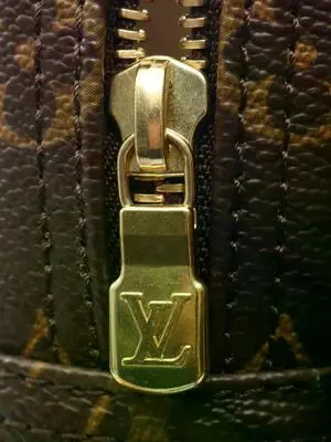 LOUIS VUITTON 2005 Monogram Reporter Pm Crossbody Bag