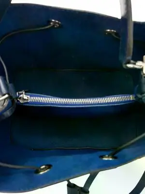 LOUIS VUITTON 2018 Epi Neonoe Mm Bucket Bag