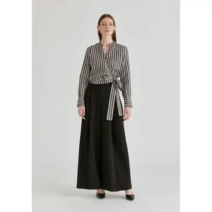 PAISIE Split Collarless Wrap Top With Side-tie Waist In Stripes - Black