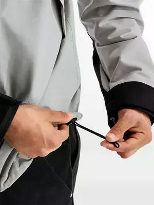 The North Face Dryvent Mono Mountain Jacket