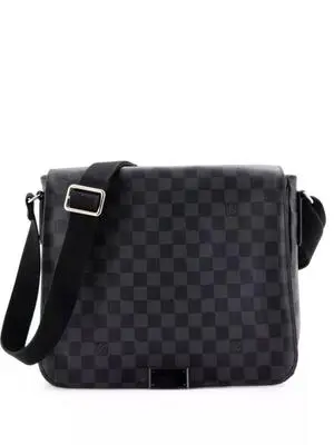 LOUIS VUITTON Damier Graphite Gm Messenger Bag