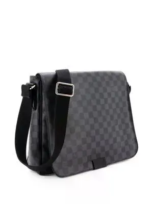 LOUIS VUITTON Damier Graphite Gm Messenger Bag