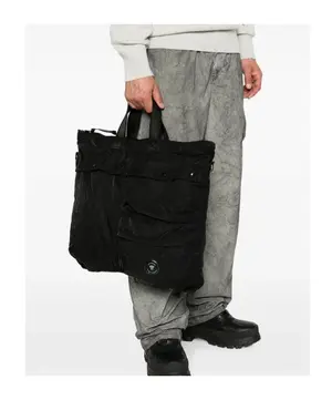 C.P. COMPANY Lens Detail Shoulder Bag